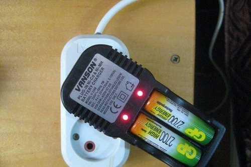 Зарядное устройство для аккумуляторов AA