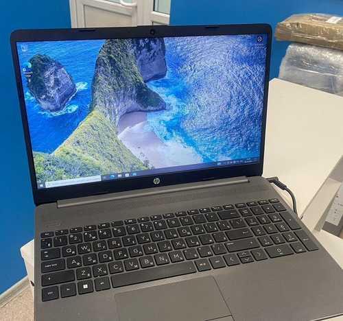 Ноутбук HP 255 g8