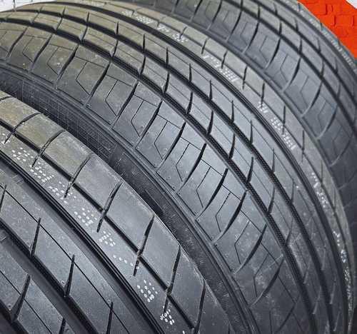 Kapsen RS26 245/45 R20 130H