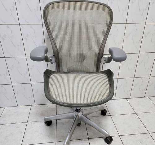 Кресло herman miller aeron C