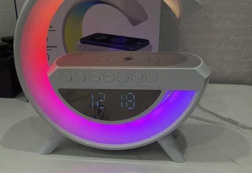 Лампа ночник колонка часы беспроводная зарядка