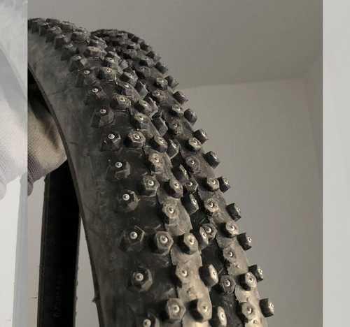 Schwalbe ice spiker 26 2.1 кевлар шиповки