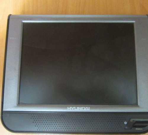 Переносной LCD-телевизор Hyundai H-LCD804