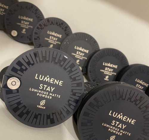 Матирующая пудра с сатиновым финишем lumene