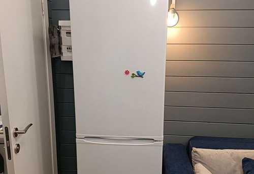 Холодильник hcd020601w hi