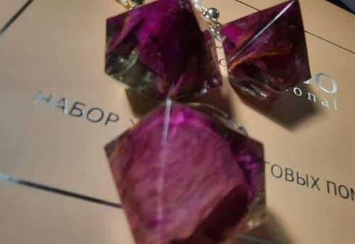 Серьги из эпоксидной смолы с цветами