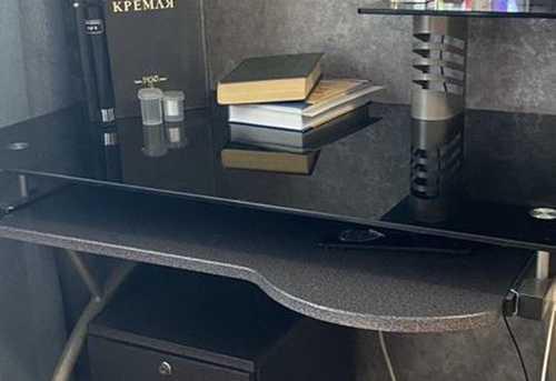 Компьютерный стол,стол для уроков