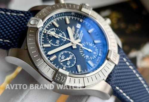 Часы Breitling Avenger Chronograph 43 синие новые
