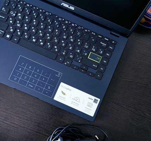 Ноутбук asus e410m