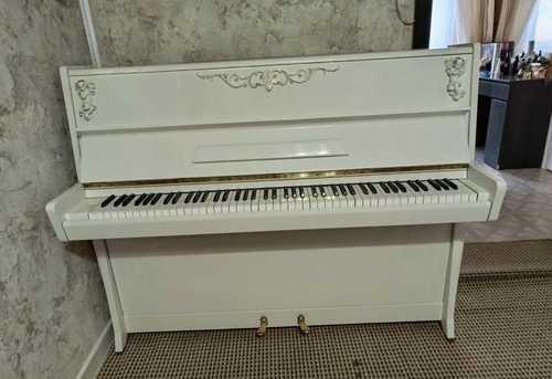 Чешское белое акустическое пианино