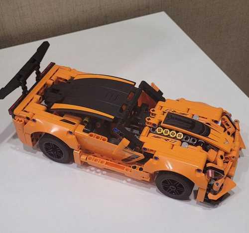 Конструктор lego Technic Chevrolet Corvette ZR1