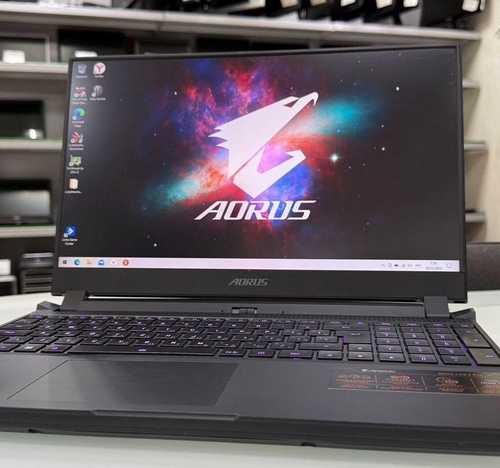 Ноутбук GiGabyte Aorus Core i7/RTX 3070