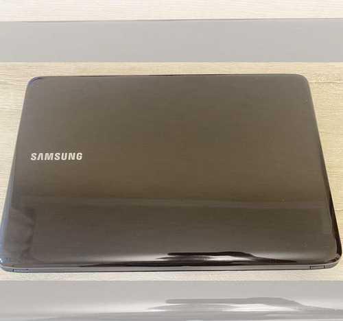 Ноутбук Samsung 15.6 (NP-R540H)