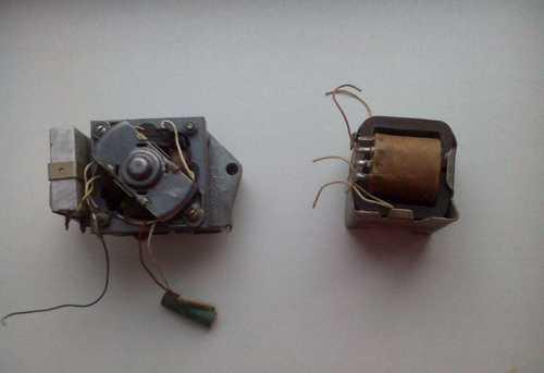 Двигатель радиолы Рекорд, трансформатор