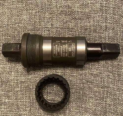 Каретка Shimano BB-UN26, под квадрат