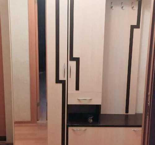 Стеллаж в прихожую