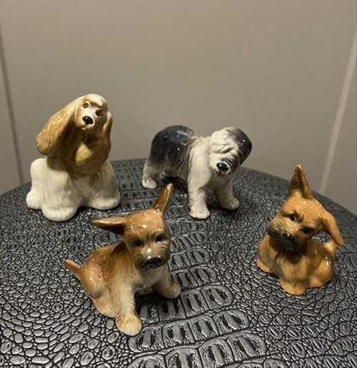 Фарфоровые статуэтки собачки