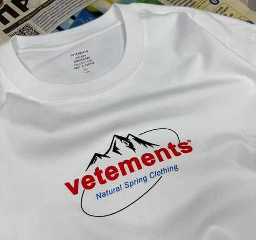 Футболка vetements island