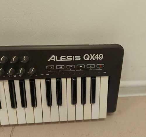 Синтезатор alesis QX49