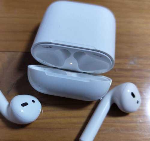 Беспроводные наушники Apple AirPods 1