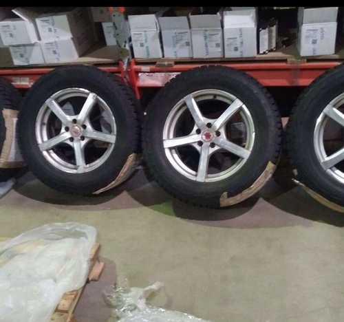 Диски литые + резина зимняя 235/65 R17 Volvo XC60