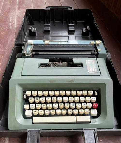 Печатная пишущая машинка olivetti Испания