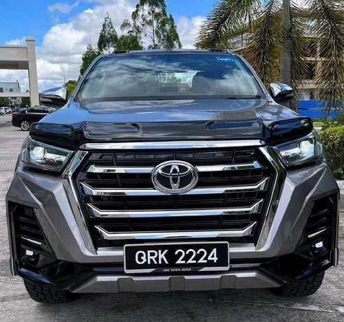 Бампер передний Toyota Hilux Pick Up Limgane