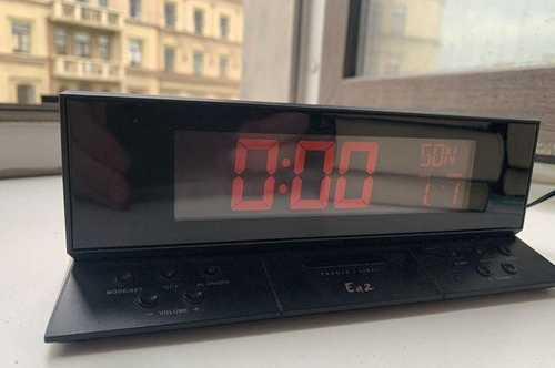 Настольные электронные часы будильник