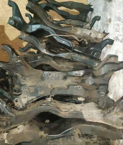 Подрамник (балка подмоторная) Ланцер 9 оригинал