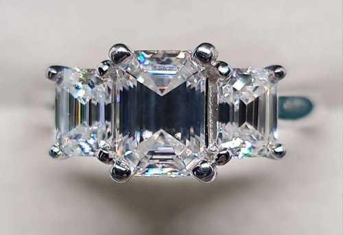 Кольцо с бриллиантами (муассанитами) эмеральд