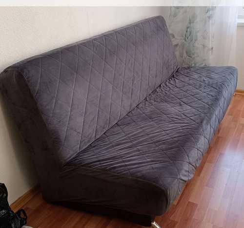 Диван