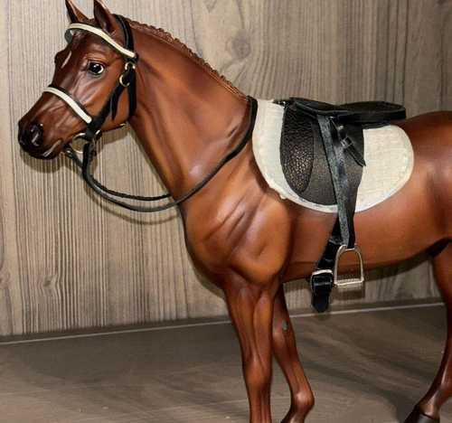 Фигурки лошадей breyer