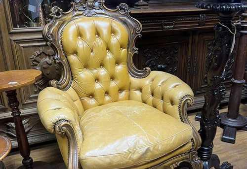 Антикварное кресло в стиле Барокко