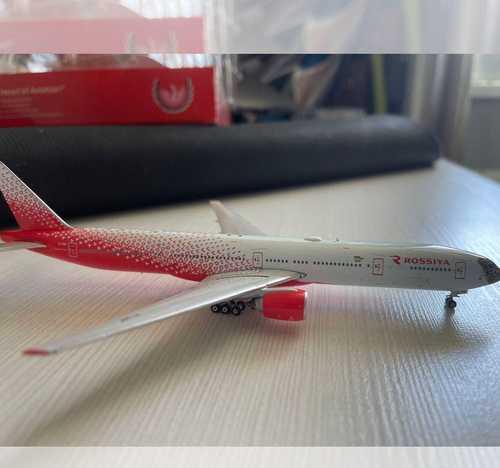 Модель самолета Boeing 777 Россия "Леолет" 1/400