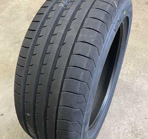 Yokohama Advan Sport V105 285/35 R22