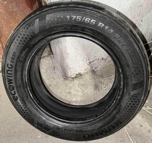 Kumho Ecowing ES31 175/65 R14 82T
