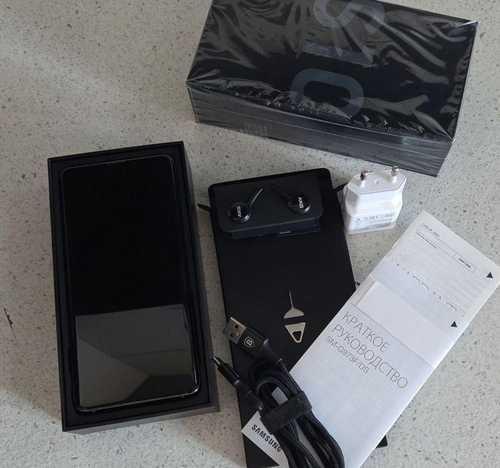 Samsung Galaxy S10, 8/128 ГБ