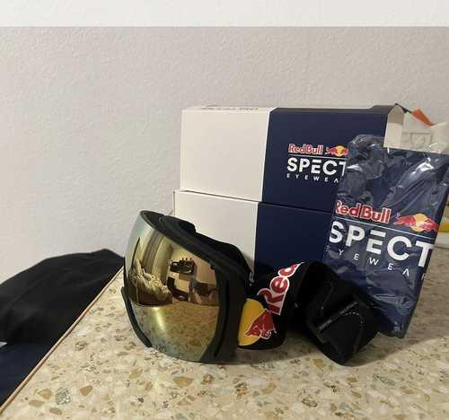 Продам новые горнолыжные очки Red Bull spect sight