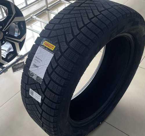 Pirelli Ice Zero 245/50 R19 105H