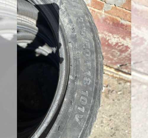 Kumho 722 235/50 R18
