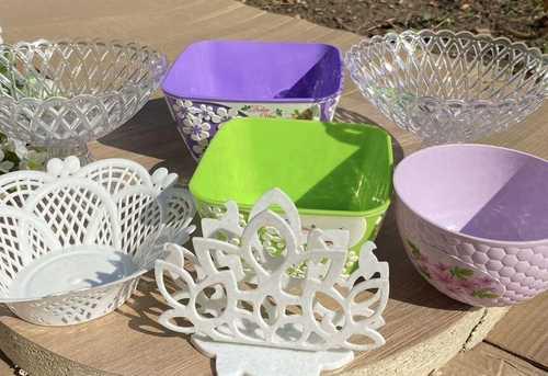 Пластиковая посуда (салатники,вазочки,салфетница)