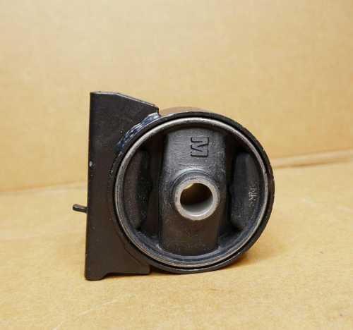Подушка двигателя передняя Mitsubishi (MN101386)
