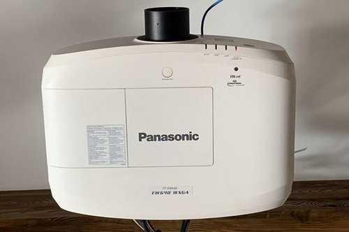 Проектор Panasonic PT-EW640 с экраном