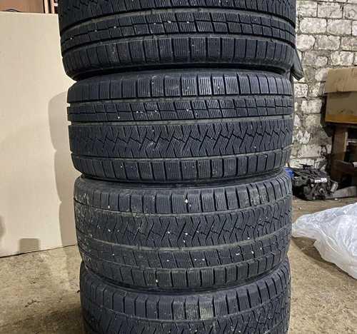 Triangle PL02 235/35 R19 91W