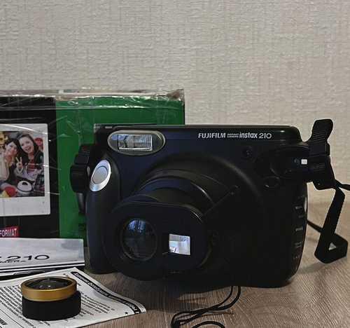 Фотоаппарат Fujifilm Instax Wide 210 Black