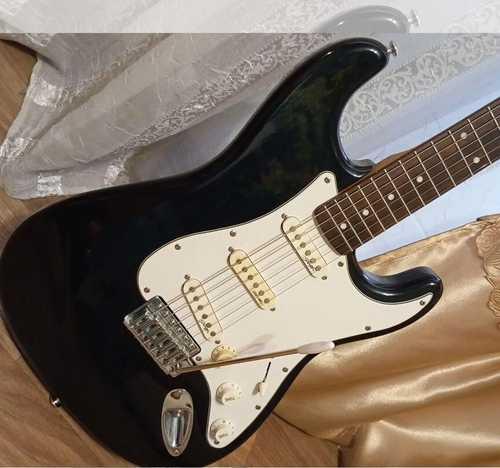 Stagg Stratocaster миниусилитель