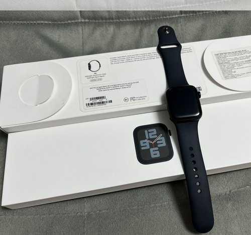 Apple watch SE 2023 40mm почти в идеале