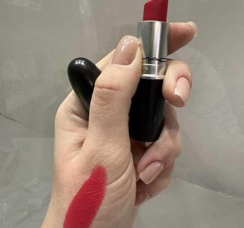 Матовая губная помада MAC Retro matte lipstick