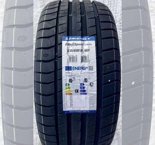 Triangle EffeXSport TH202 235/45 R18 98Y