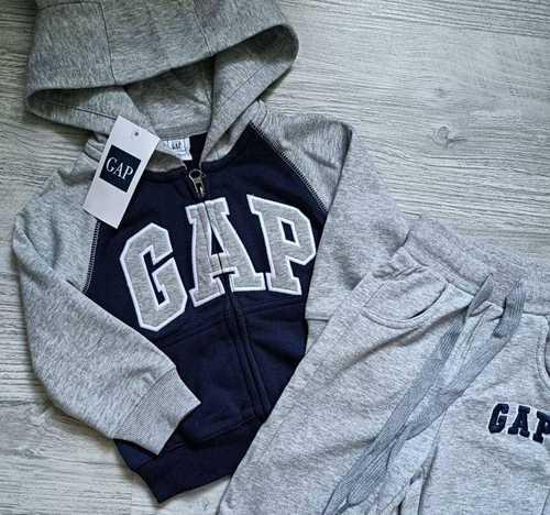 Костюм для мальчика GAP 98 размер